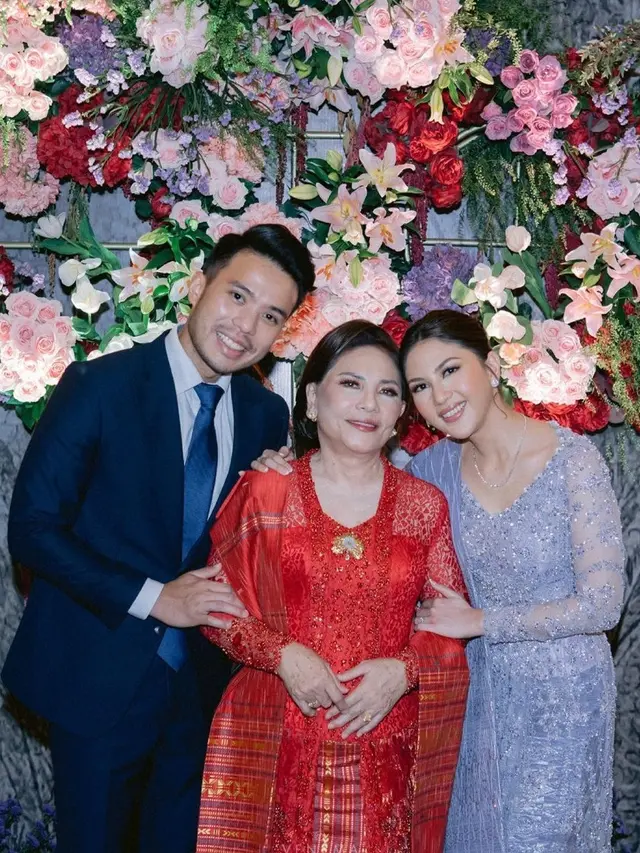 8 Potret Jessica Mila Jalani Serangkaian Prosesi Adat Batak Jelang Pernikahan, Tampil Anggun ...