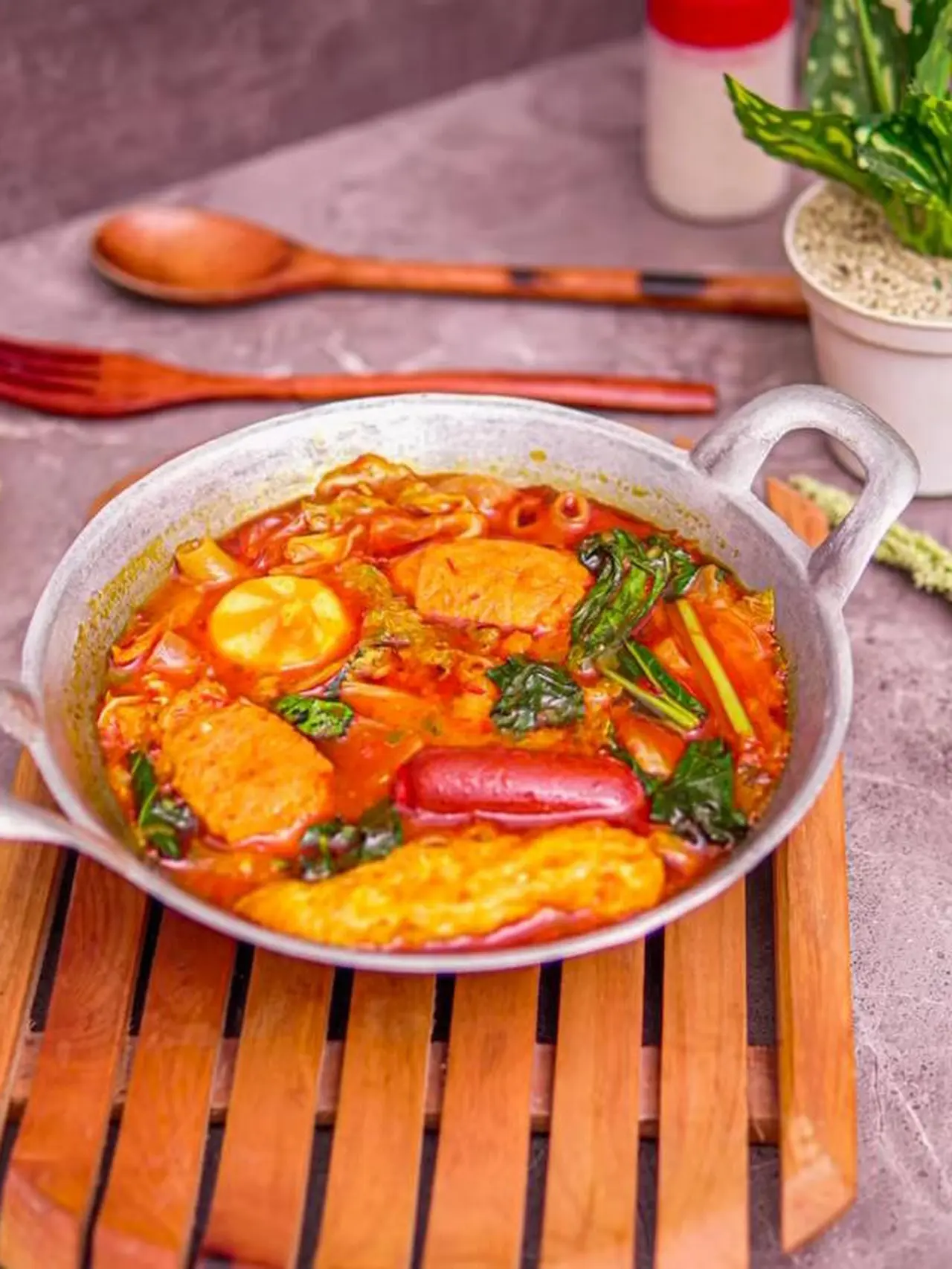 Seblak Makanan Khas Mana? Mengulik Asal Usul dan Kelezatannya - Hot ...