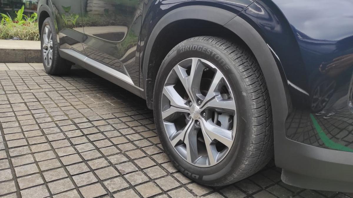 Pengguna Mobil AWD Wajib Tahu, Tidak Boleh Salah Ukuran Roda - Otomotif ...