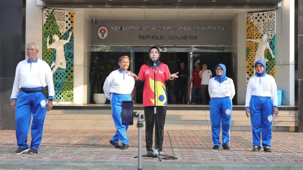 Terapi Ling Tien Kung, Senam Sederhana yang Cocok untuk Lansia - Health ...