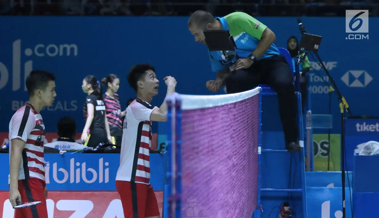 FOTO: Momen Ketika Kevin / Marcus Lakukan Protes - Foto Liputan6.com