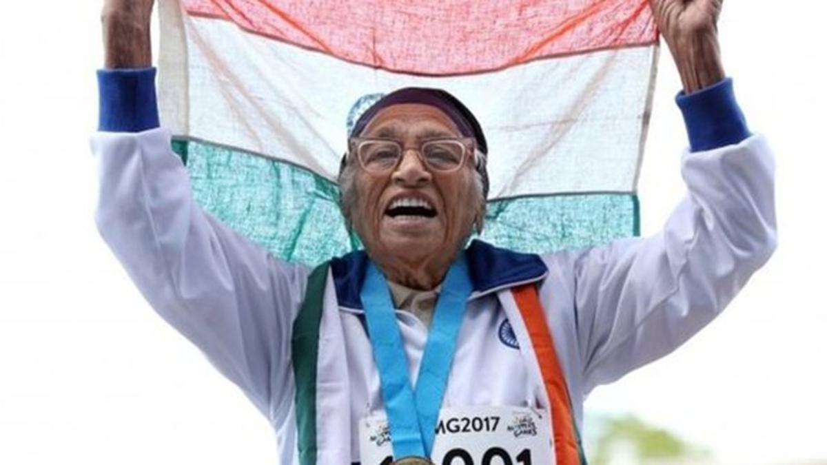 Keren, Nenek 101 Tahun Memenangkan Lomba Lari Jarak 100 Meter ...