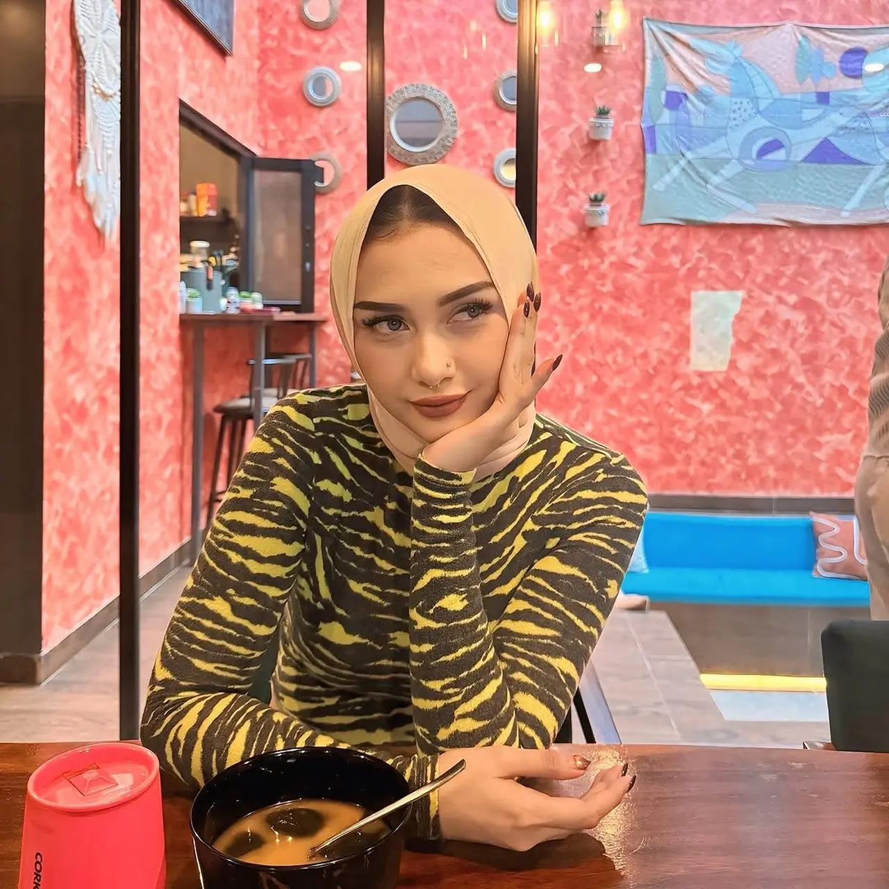 3 Potret Beby Prisillia Istri Onadio Leonardo Pakai Hijab, Pesona Anggun dan Memikat - Hot ...