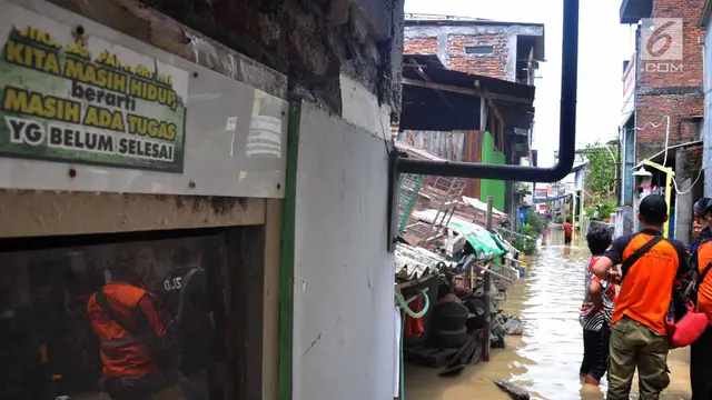 Banjir Rob dan Tanggul Jebol Semarang, PLN Setop Sementara Aliran Listrik Demi Keamanan - Bisnis ...