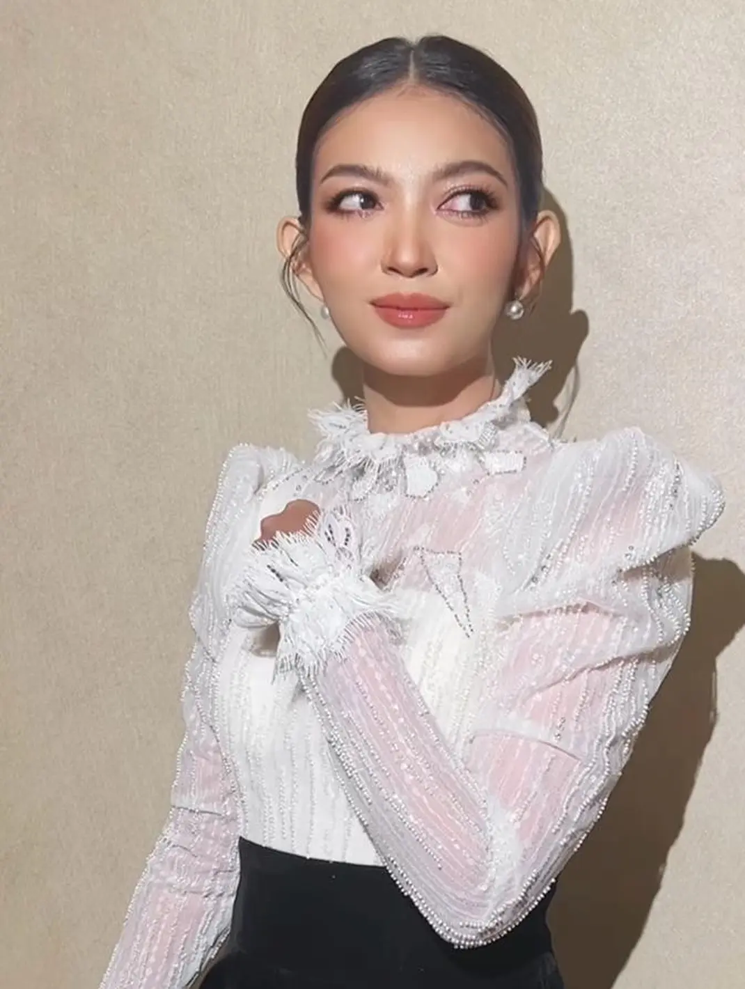 6 Penampilan Elegan Selvi Ananda Kenakan Dress Brand Lokal saat Hadiri ...