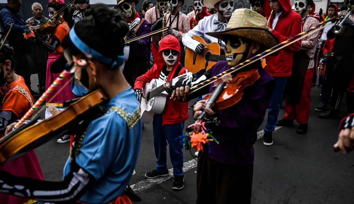FOTO: Karnaval Hitam dan Putih, Pesta Warga Pasto di Kolombia - Foto ...