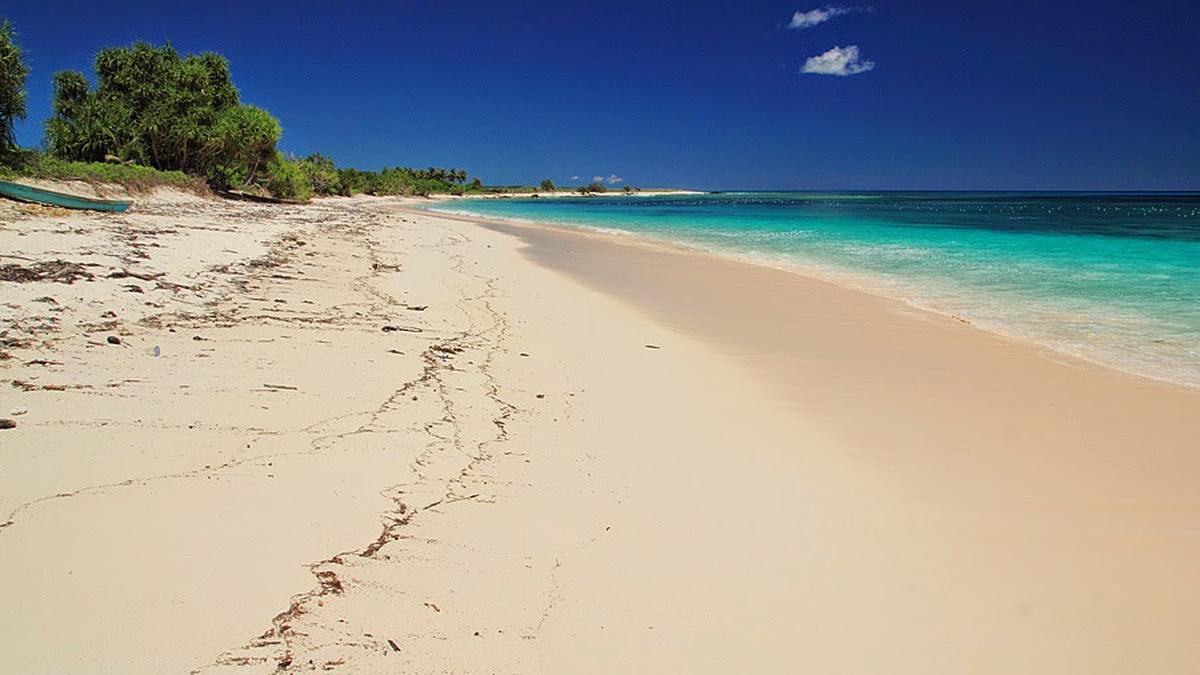 Indahnya Pagi Berada di 5 Pantai Tercantik Pulau Semau NTT
