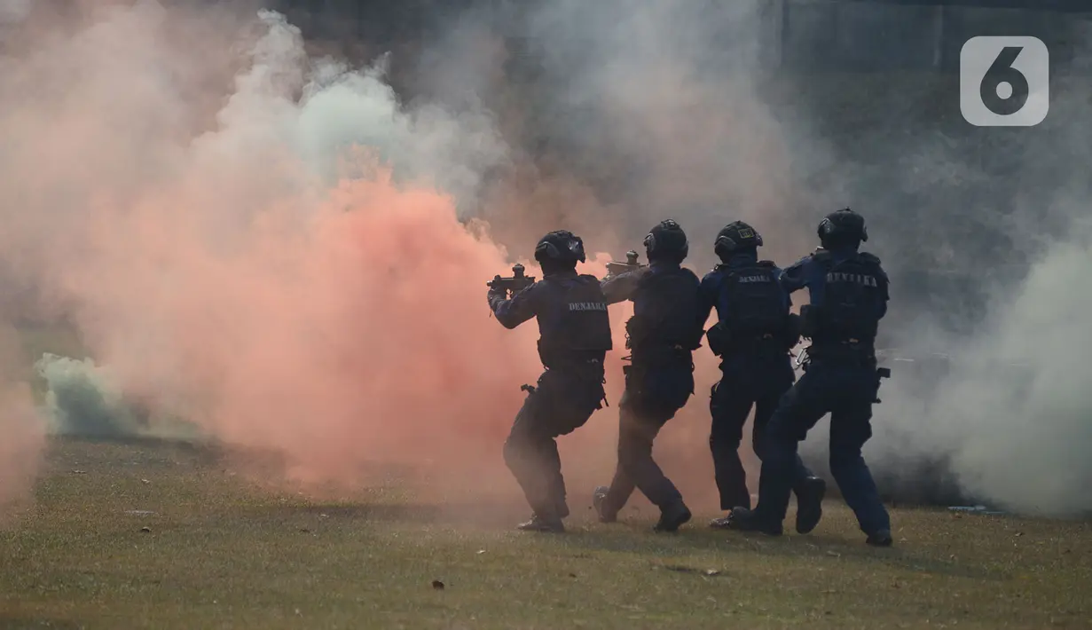 FOTO: Menko Polhukam Mahfud MD Kunjungi Korps Marinir - Foto Liputan6.com