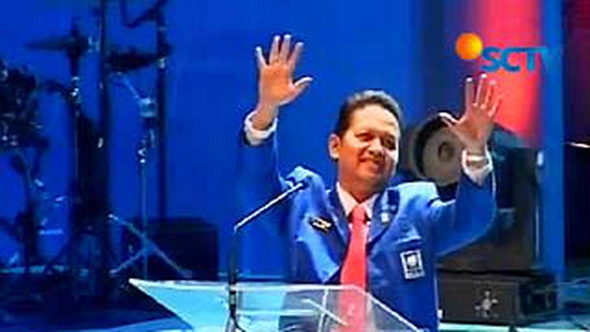 LPJ Dibacakan, Soetrisno Bachir ke Singapura - News Liputan6.com