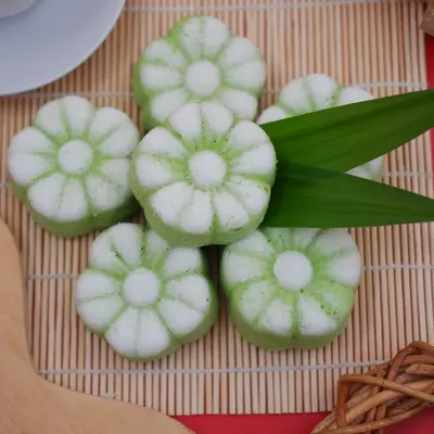 Resep Kue Apang Pandan Kukus yang Empuk dan Lembut - Food Fimela.com