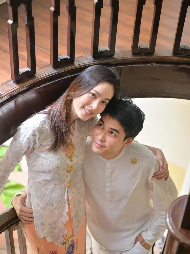 Transgender Cantik Nong Poy Berbalut Kain Batik Keraton Jawa di Hari Pernikahan, Cakepnya ...