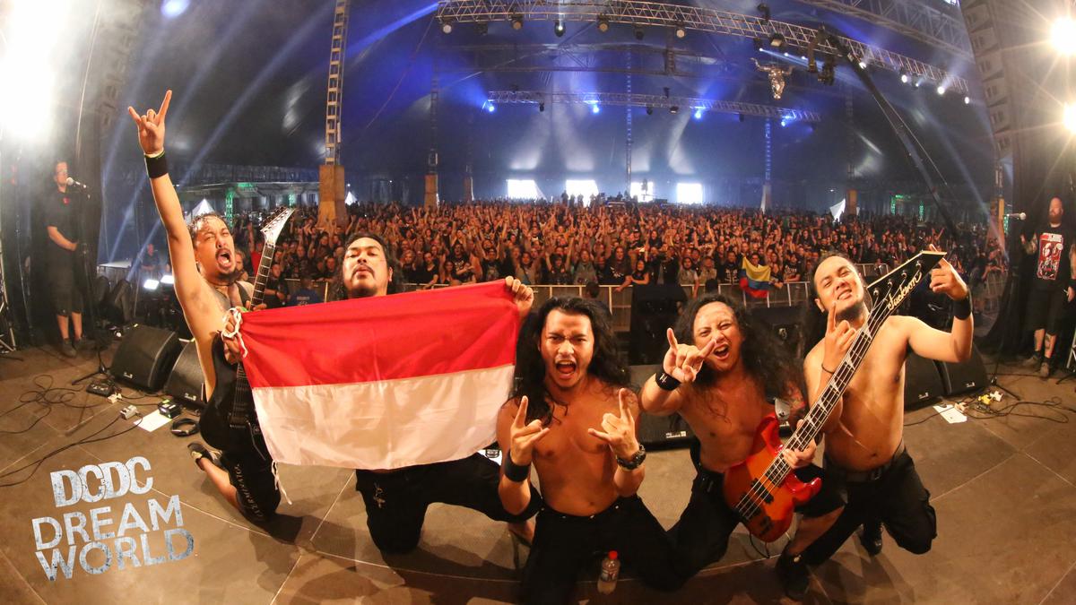Beside Sukses Guncang Panggung Wacken Open Air 2017