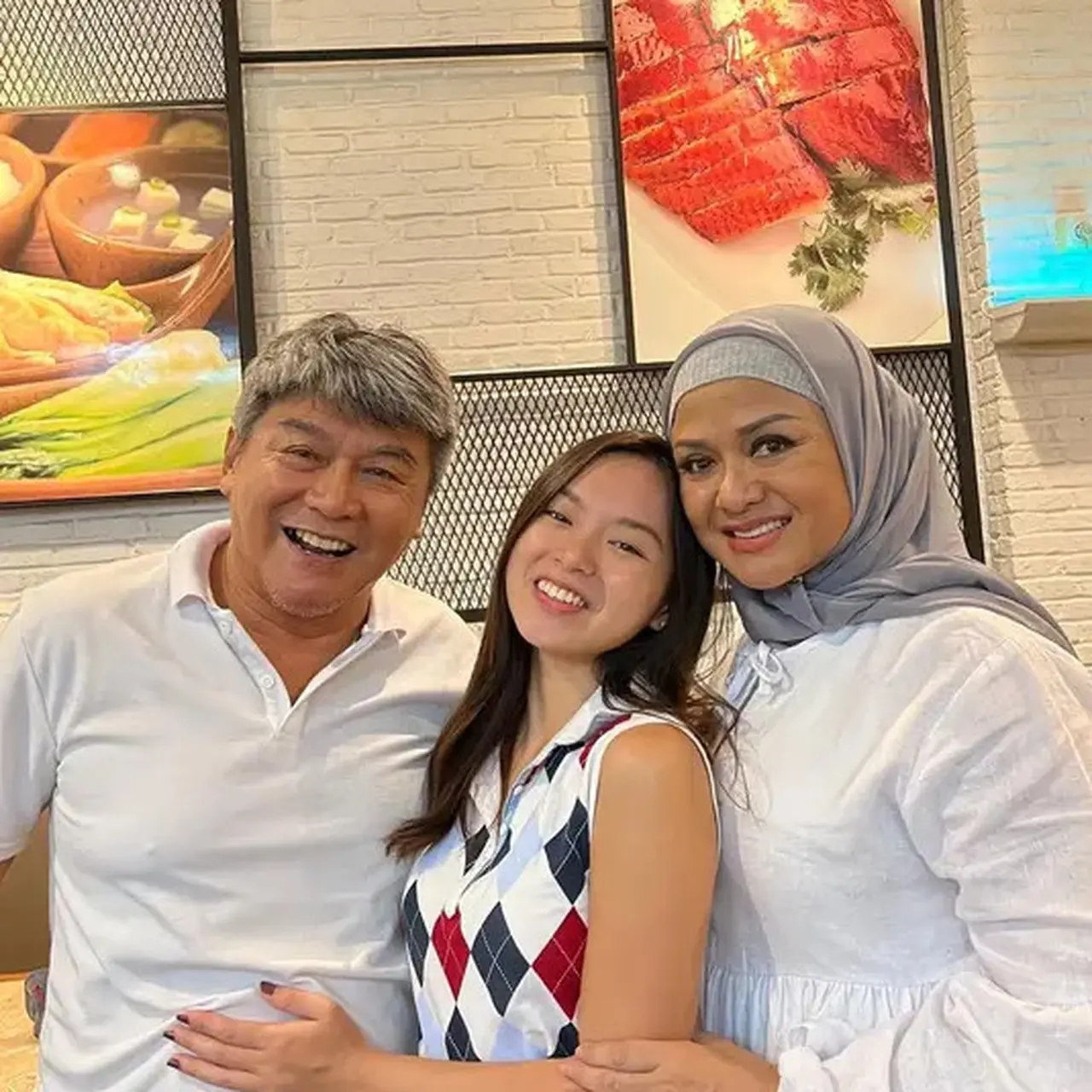 6 Potret Nabilah Rahman Bareng Ayah dan Ibu, Dapat Ucapan dari Ortu ...