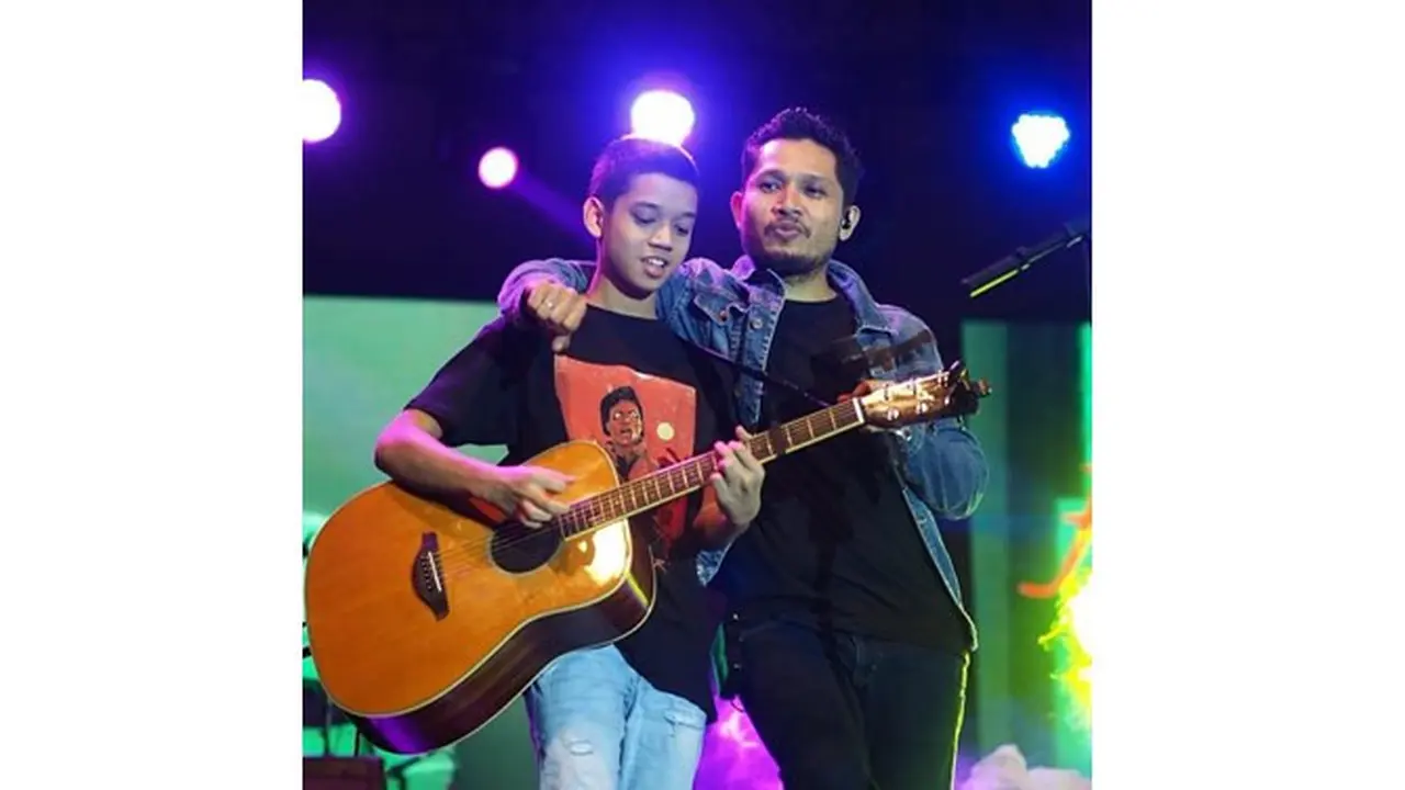 6 Potret Timur Zavier, Anak Andra Dewa 19 yang Jadi Musisi - Surabaya ...