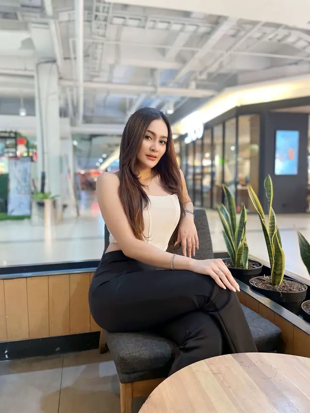 Sherly Oktari, Penyanyi Cantik Asal Bangka yang Sering Ditolak oleh ...