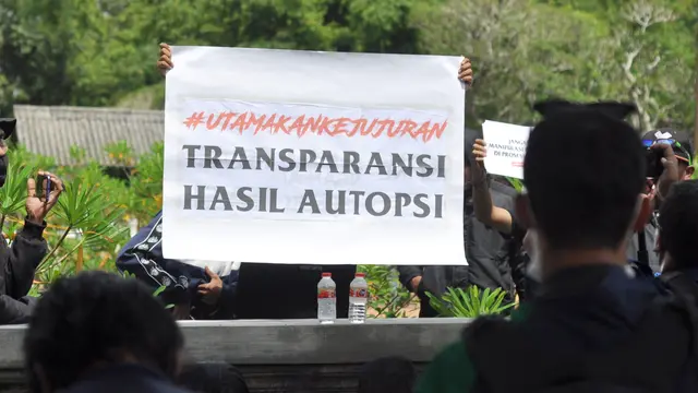 Proses Autopsi Dua Korban Tragedi Kanjuruhan Berjalan Mengharukan ...