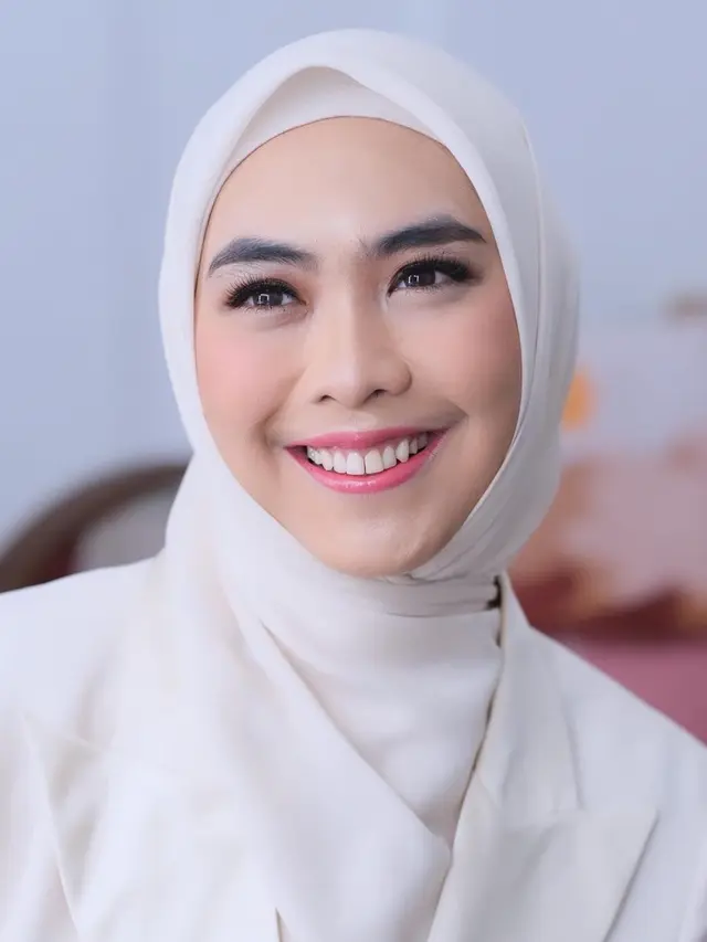 Oki Setiana Dewi Ulas Masalah Kulit Cewek Usia 30 Tahun ke Atas, Flek Hitan Hingga Warna Tak ...