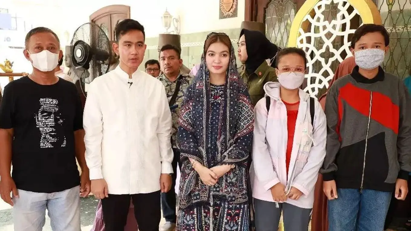 Potret Gaya Lebaran Beda Selvie Ananda, Istri Gibran dari Para ...