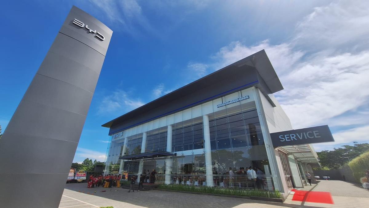 BYD Mulai Operasikan 8 Diler Pertama di Indonesia