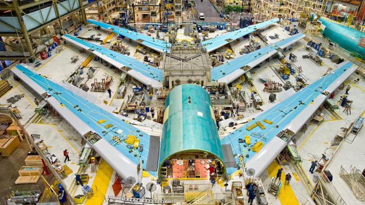 Mengintip Pabrik Terbesar di Dunia