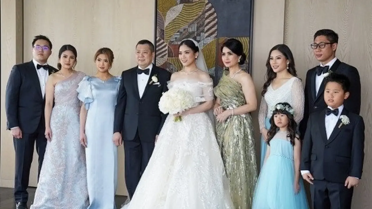 Dihadiri Presiden Jokowi, Ini Potret Pernikahan Dua Anak Bos TV Jessica ...