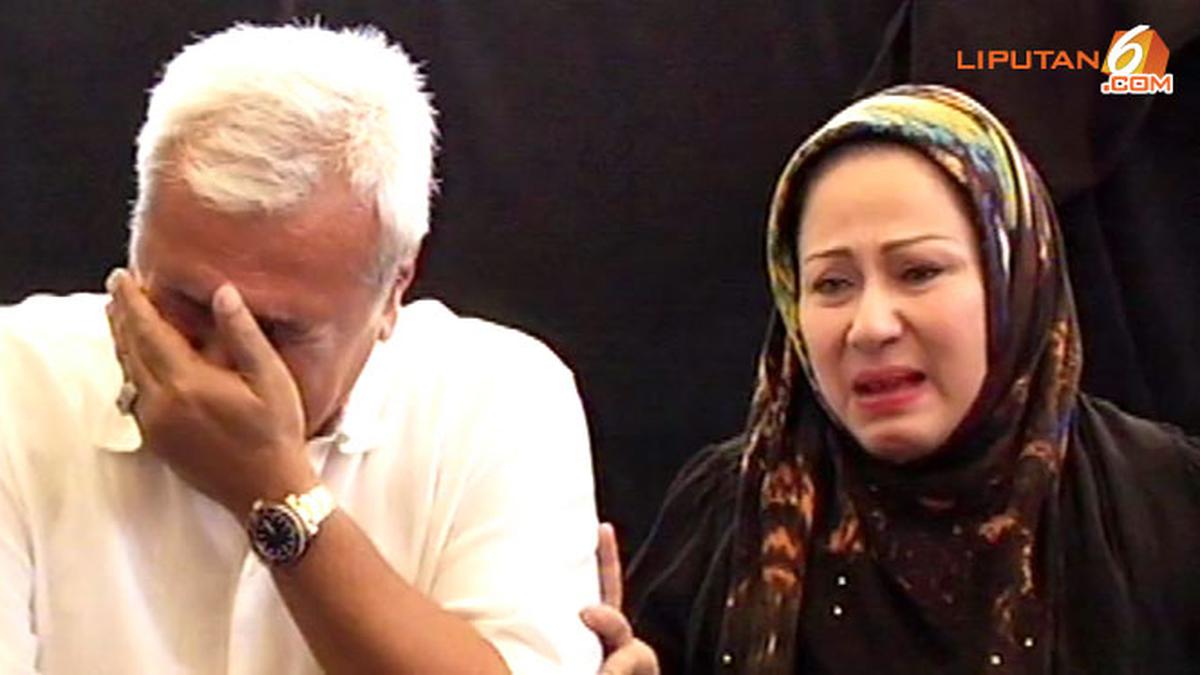 VIDEO: Ketika Camelia Malik-Harry Capri Berlinang Air Mata - ShowBiz ...