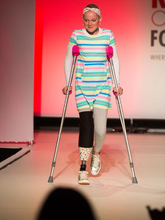 FOTO: Gaya Kaum Difabel Jadi Model Peragaan Busana di New York - Foto ...
