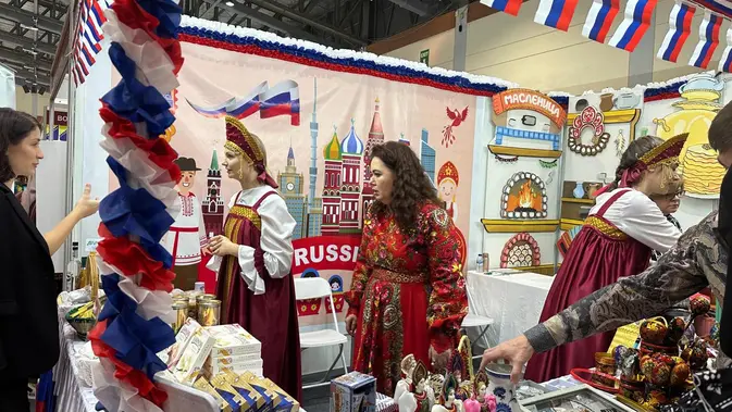 Madu dari Iran hingga Cokelat Asli Swiss Unjuk Gigi di Bazar Amal WIC 2024