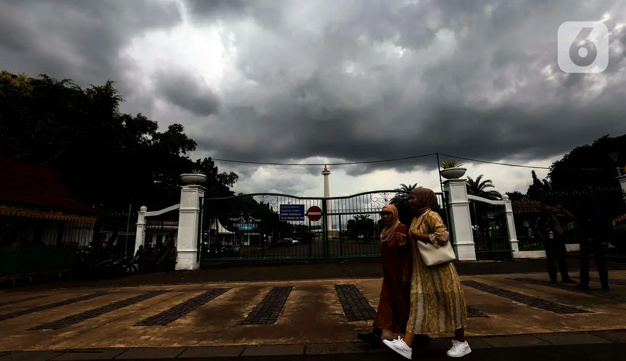 BPBD Jakarta Imbau Masyarakat Waspada Dampak Cuaca Ekstrim - Foto Liputan6.com