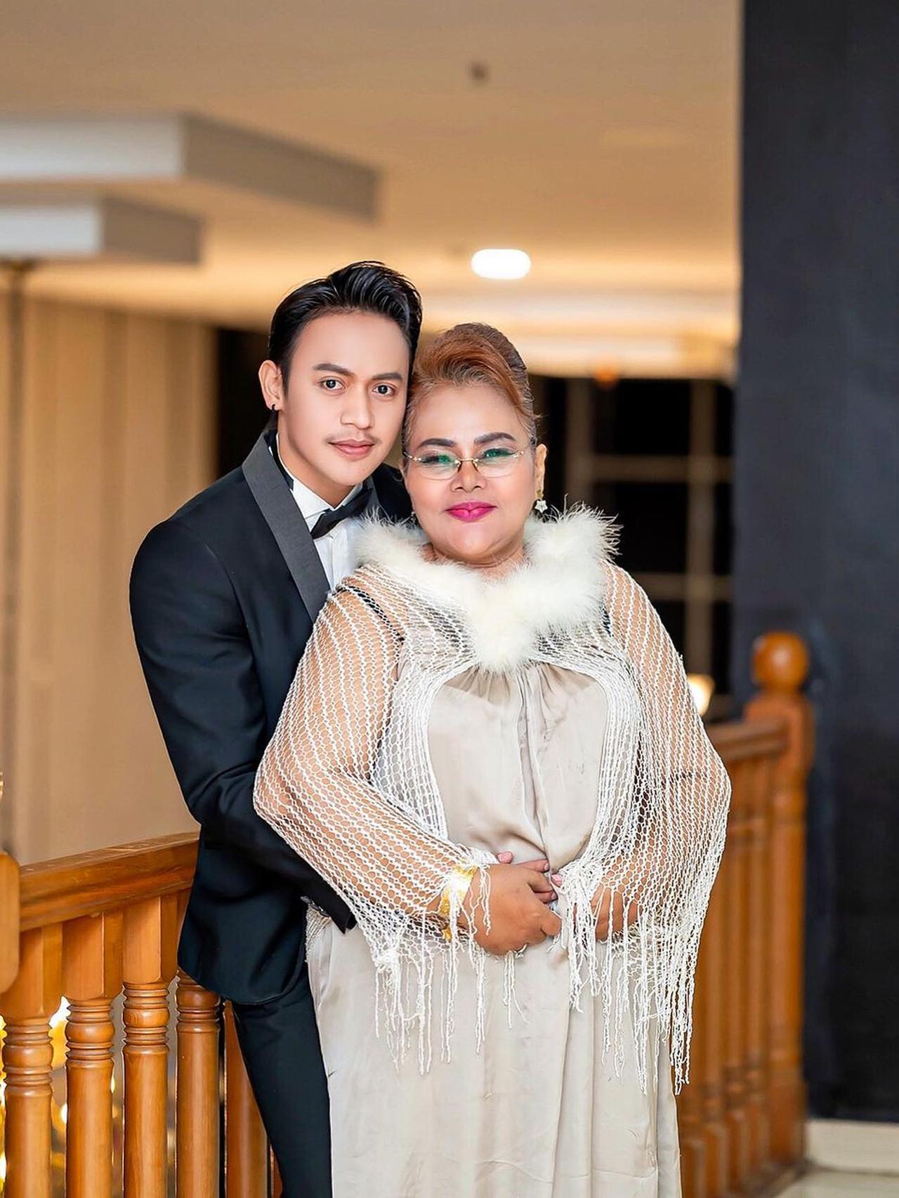 Profil, Agama, dan Potret Eva Manurung Ibu Kandung Virgoun, Penyanyi ...