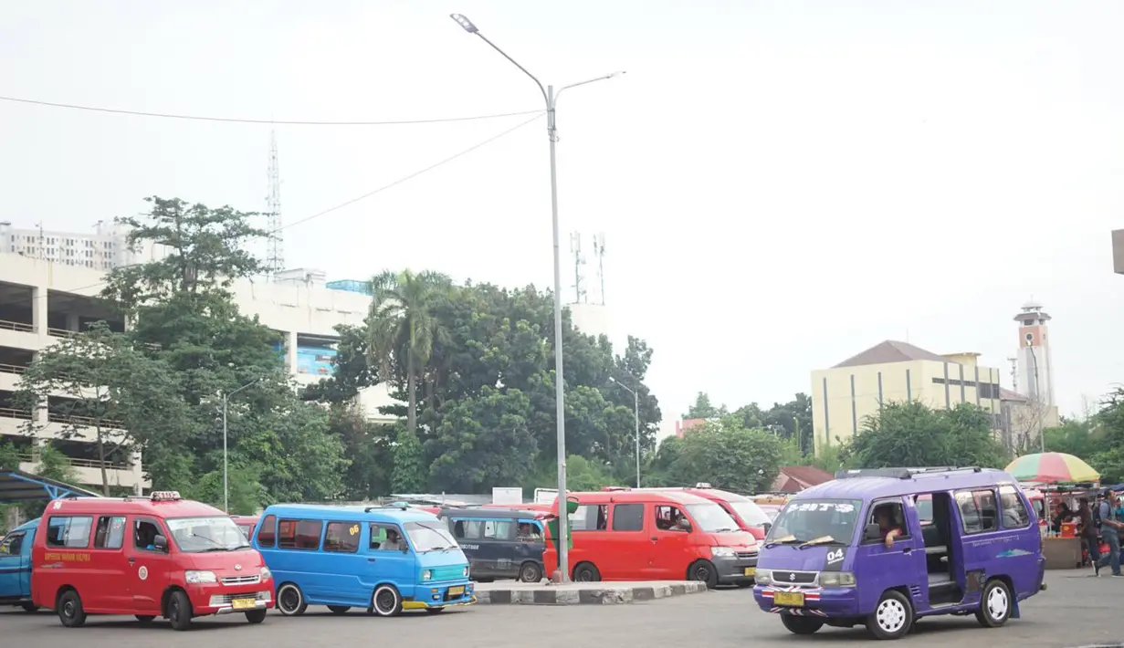 FOTO: Retribusi Terminal Depok Capai Hampir Rp 1,3 M - Foto Liputan6.com
