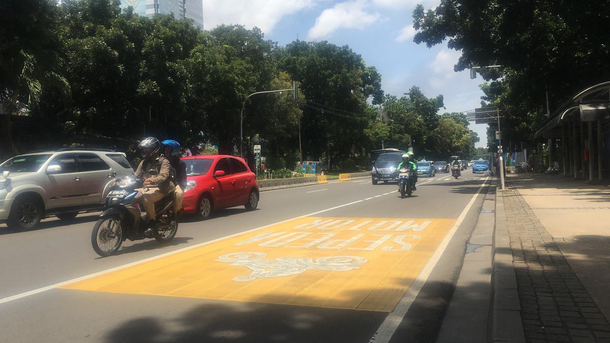 16 Hari Jalan Thamrin Dibuka untuk Motor, Pengendara Belum Patuh - News ...