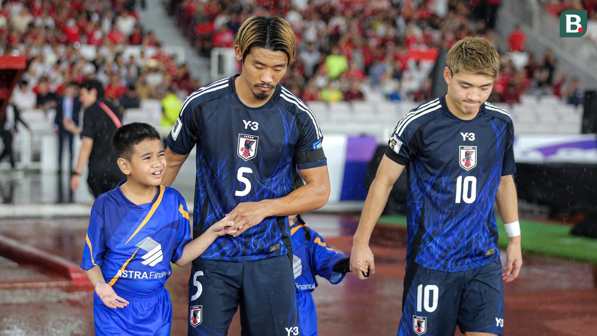 Foto: So Sweet Banget! Pemain Jepang Hidemasa Morita dengan Sabar Tuntun Player Escort yang ...