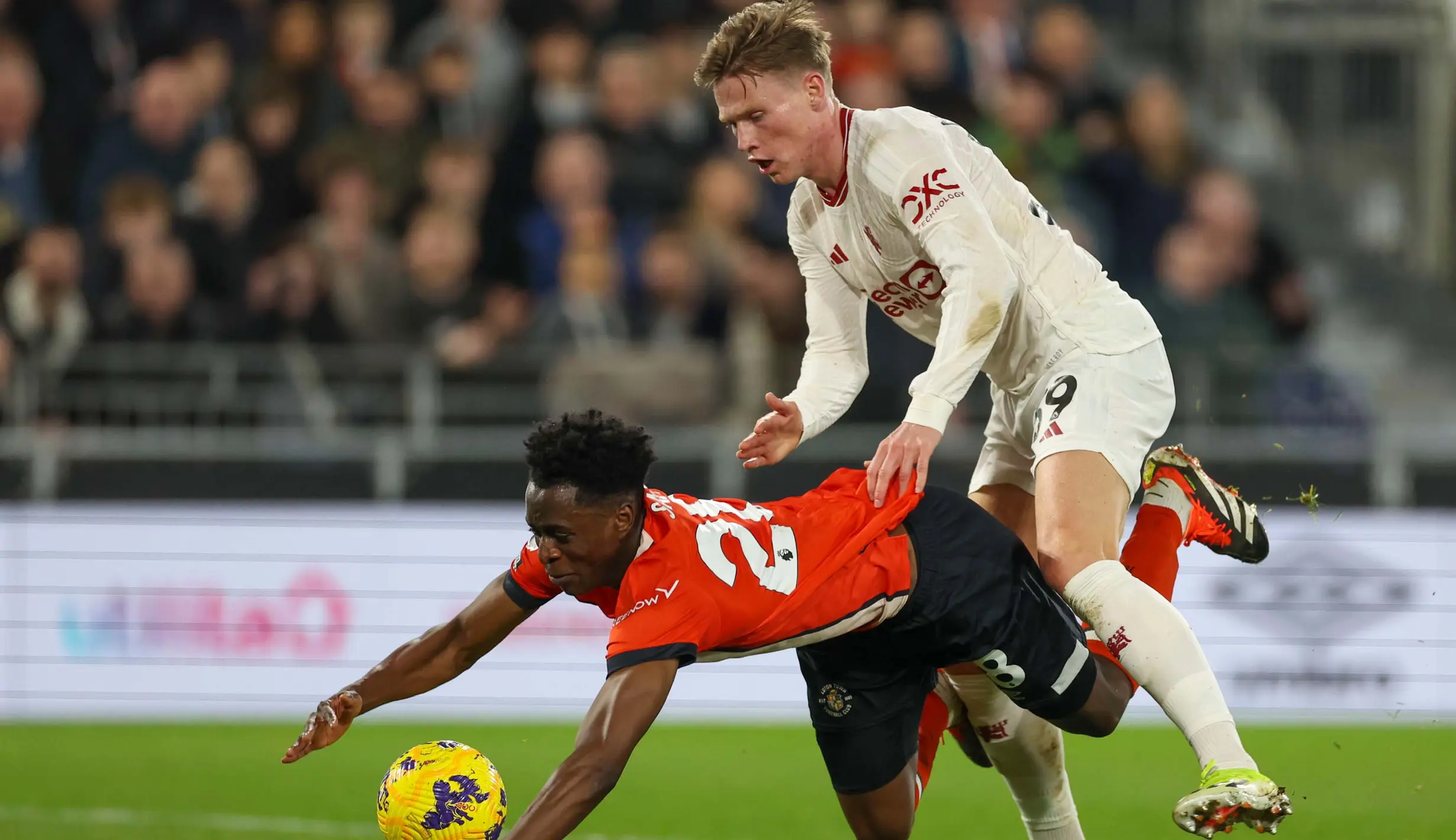 Dua Gol Cepat Rasmus Hojlund Antar Manchester United Unggul atas Luton ...