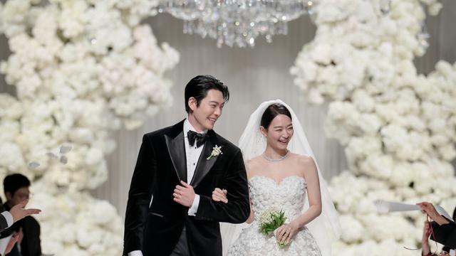 Suasana Pernikahan Kim Woo Bin - Shin Min Ah yang Bertabur Bintang ...