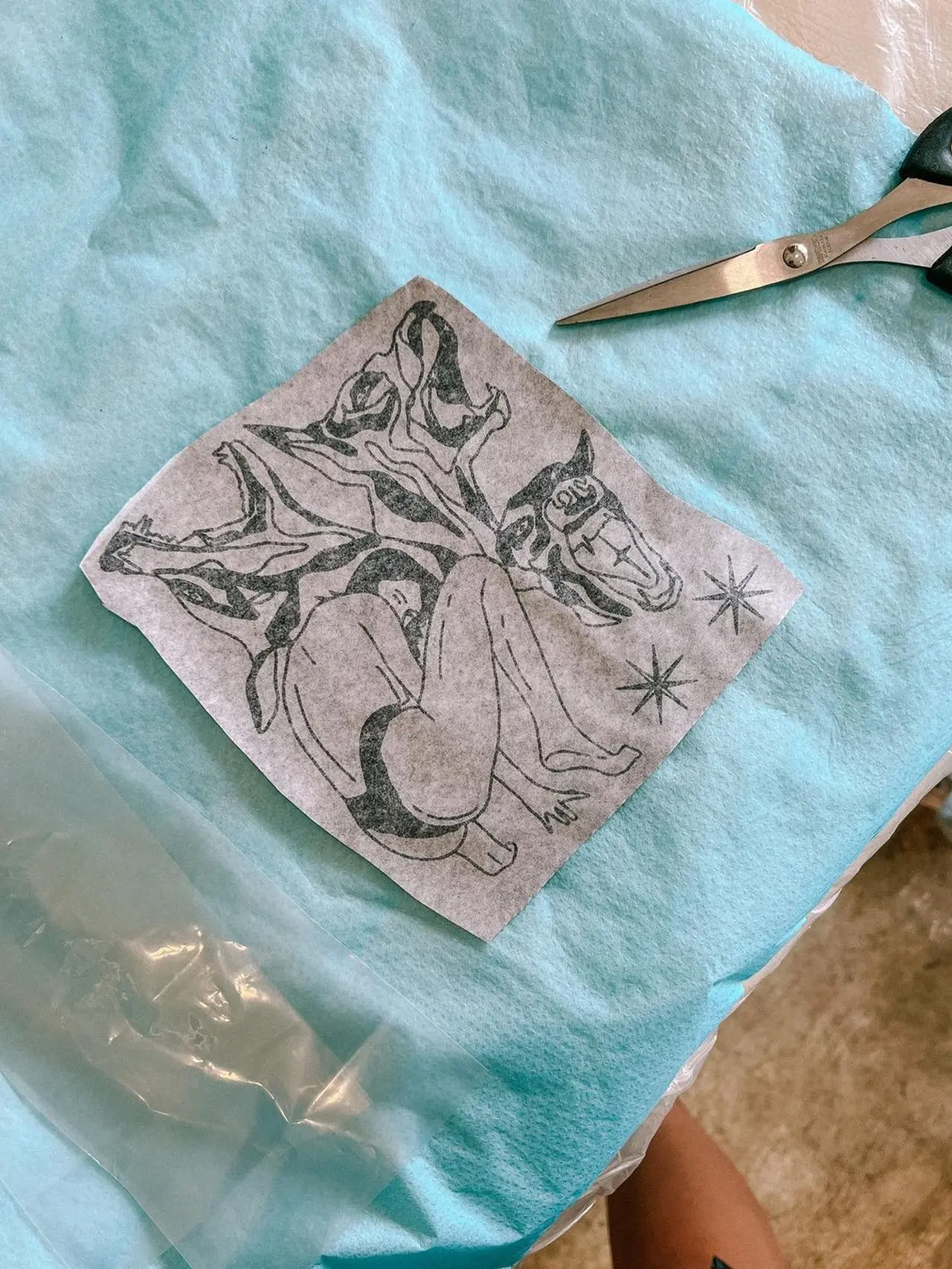 7 Potret Awkarin Bikin Tato Besar di Paha, Gambarnya Jadi Sorotan - Hot ...