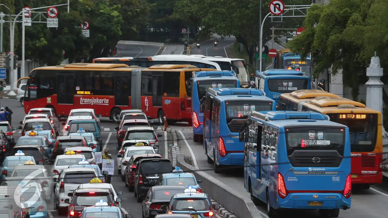 Cara Naik Busway Trans Jakarta, Panduan Lengkap untuk Pemula - Feeds ...