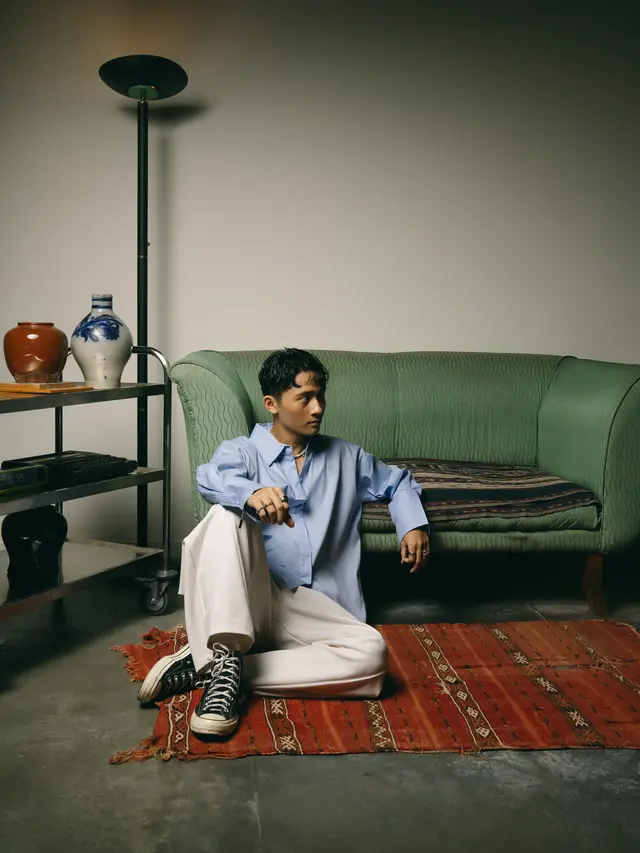 Abeliano Perkenalkan Romansa Pop Rock Galau di Lagu Love Me Like You ...