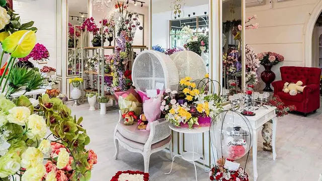 Desain Toko Bunga Serba Putih Bernuansa Klasik Kontemporer yang Cantik ...
