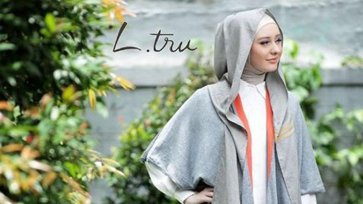 Padu Padan Gaya Kekinian dalam Balutan Busana Muslim - Fashion & Beauty ...