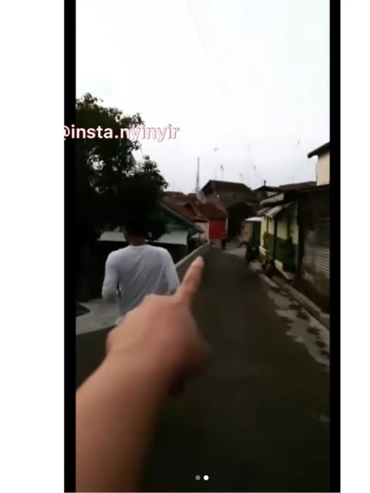 6 Potret Nafa Urbach Ajak Blusukan ke Rumah Lama di Kampung Halaman, Sederhana - Hot Liputan6.com