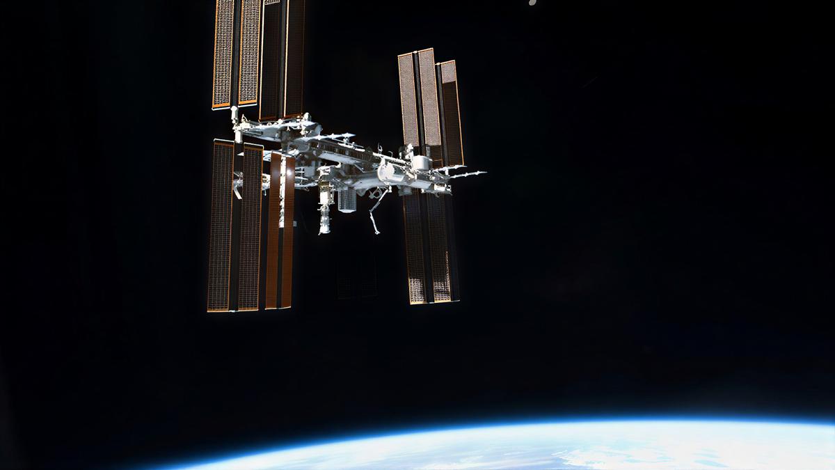 NASA to Return ISS Crew Early in January 2026 Due to Astronaut Health ...