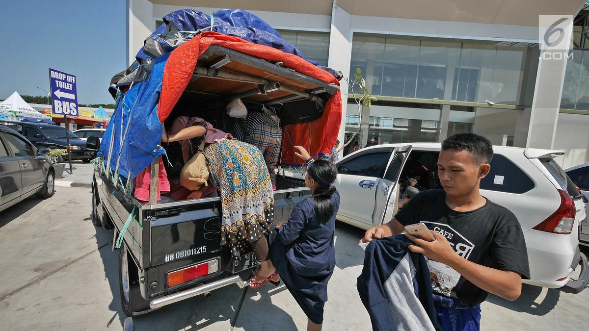 Polisi Akan Tindak Mobil Barang Angkut Orang untuk Liburan ke Jakarta ...