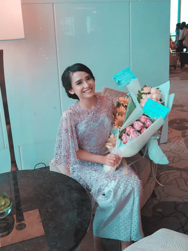 6 Potret Cantik Adila Fitri, Bintang Film My Idiot Brother - Hot ...