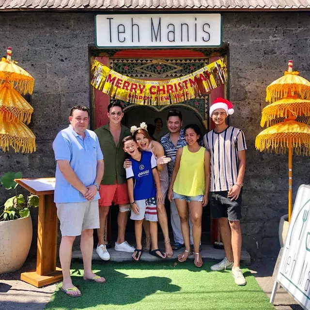 Tetap Kompak, Ini 6 Momen Tamara Bleszynski dan Mike Lewis Asuh Anak ...