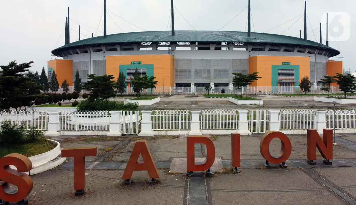FOTO: Cegah Penyebaran Corona, Jalan Menuju Stadion Pekansari Ditutup ...