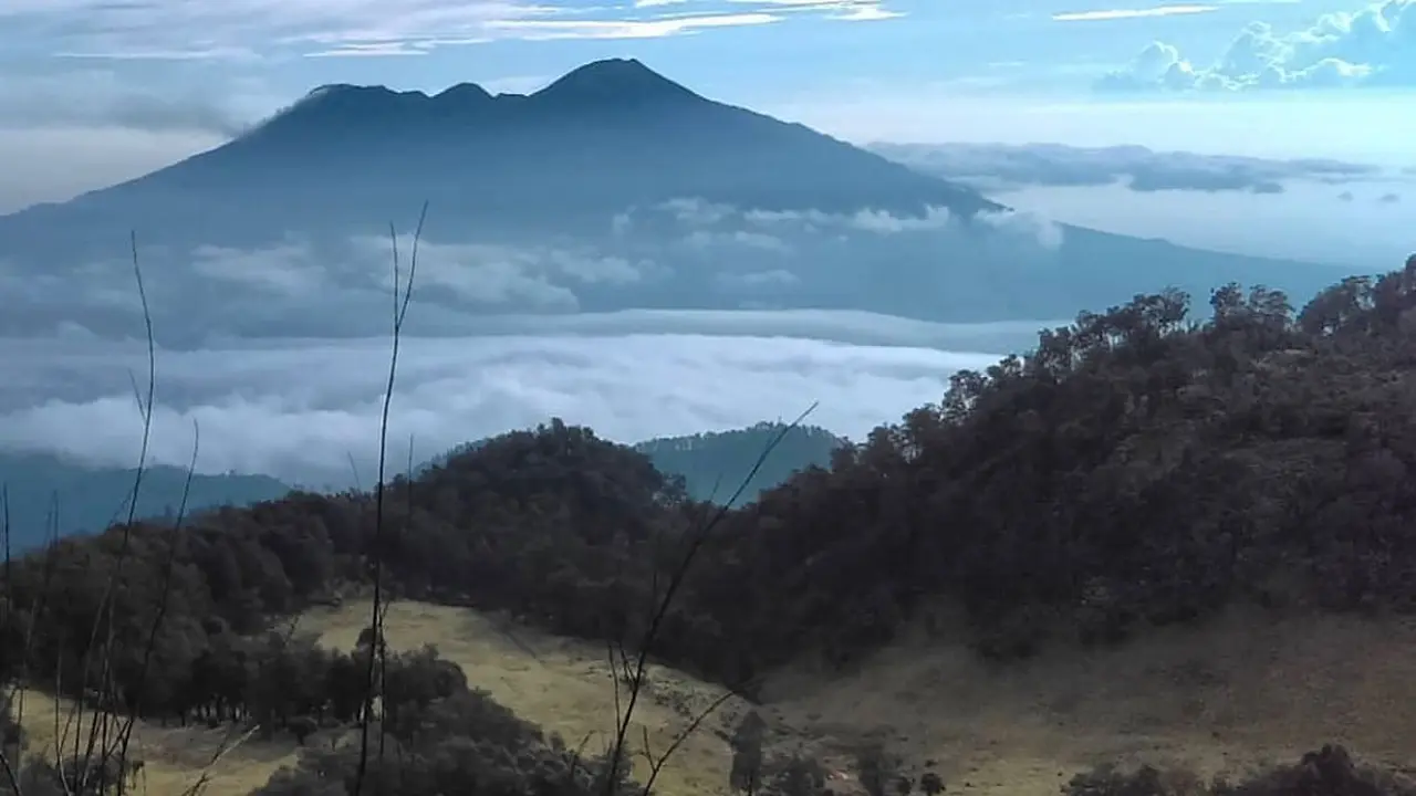 7 Gunung di Indonesia yang Mitosnya Punya Pasar Setan - Citizen6 ...