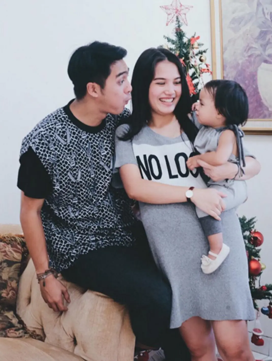 Potret Keseruan Liburan Ricky Harun dan Keluarga