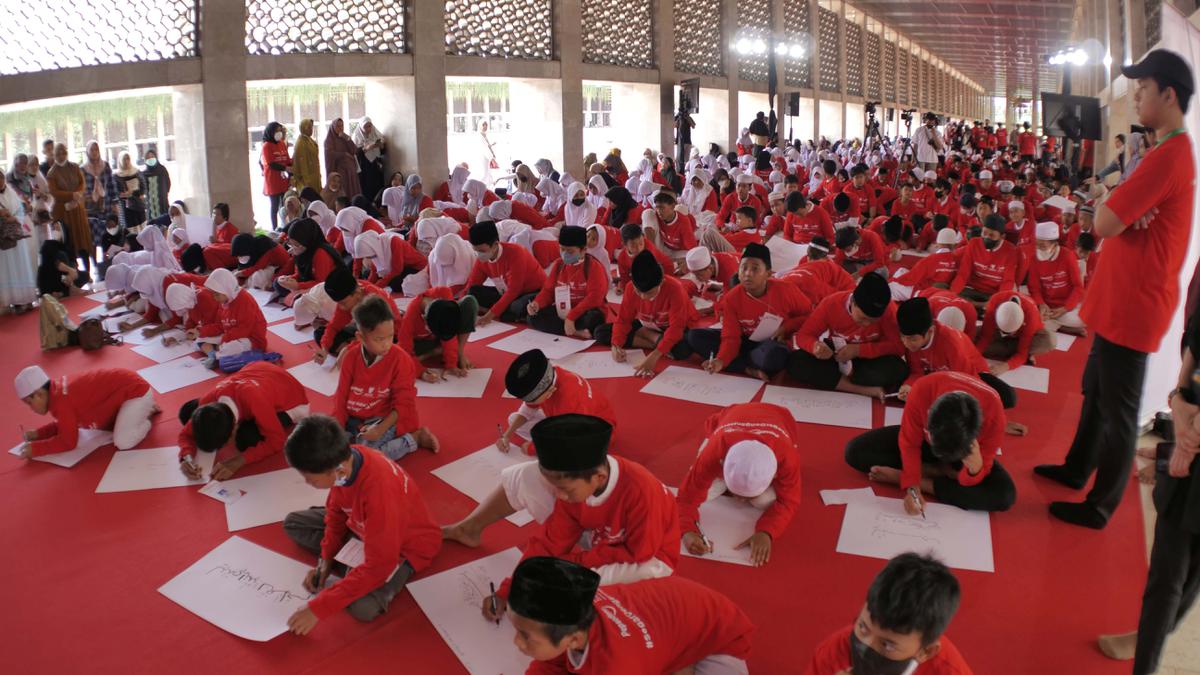 6 Contoh Kaligrafi Arab untuk Anak SD dan Cara Membuatnya, Mudah dan ...