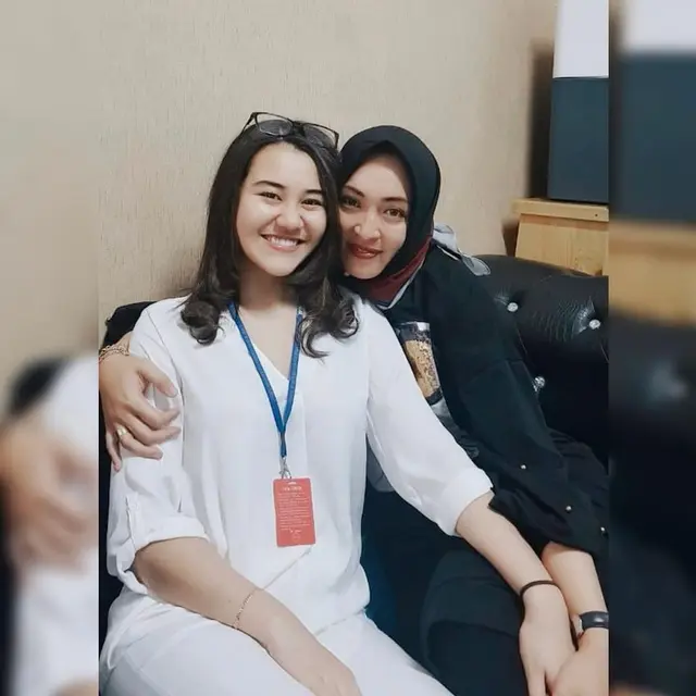 6 Potret Lawas Kebersamaan Aaliyah Massaid dan Angelina Sondakh, Bak ...
